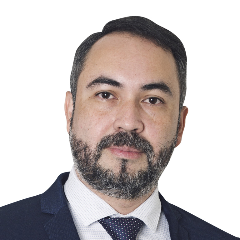 Programas para estudiar online, Clase Ejecutiva UC